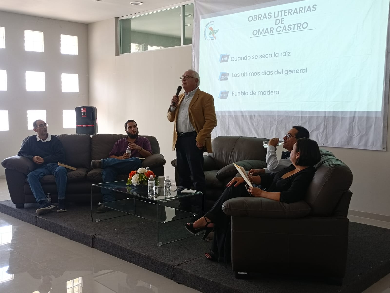 Omar Castro presenta su libro “Huellas en la Arena”